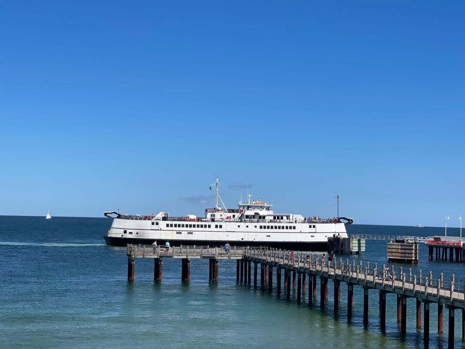 How to get to Martha's Vineyard